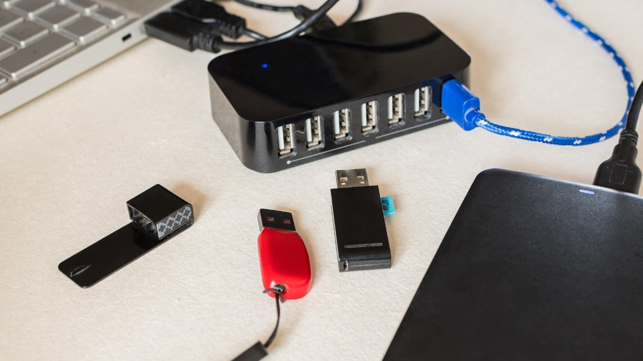 5 USB gadgets that belong in every gearhead’s toolbox