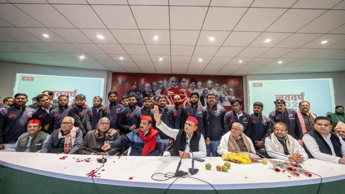 Take resolution on New Year to remove BJP govt in 2027: Akhilesh Yadav