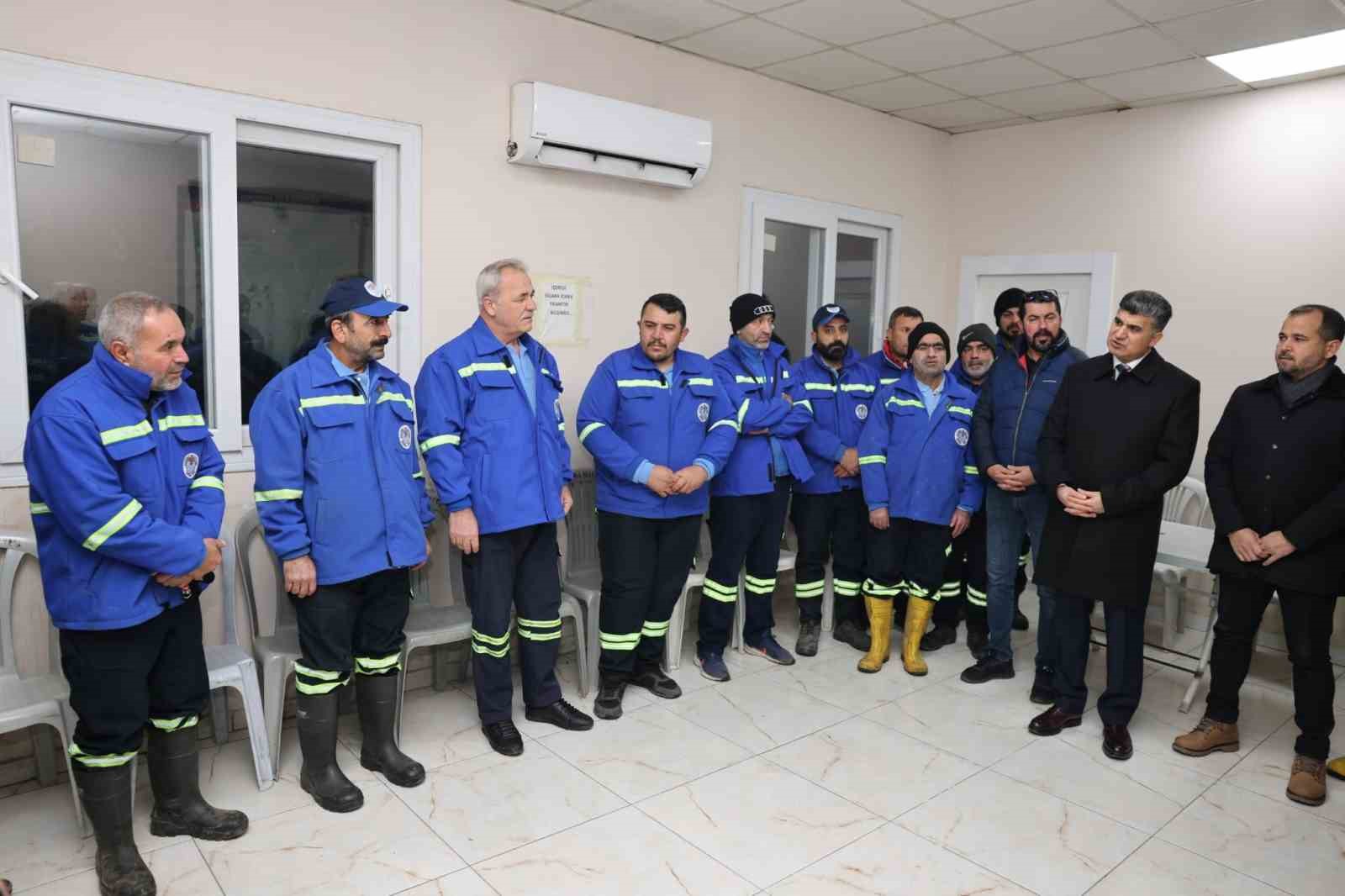 Şener, yeni yıl gecesinde kamu çalışanlarıyla buluştu