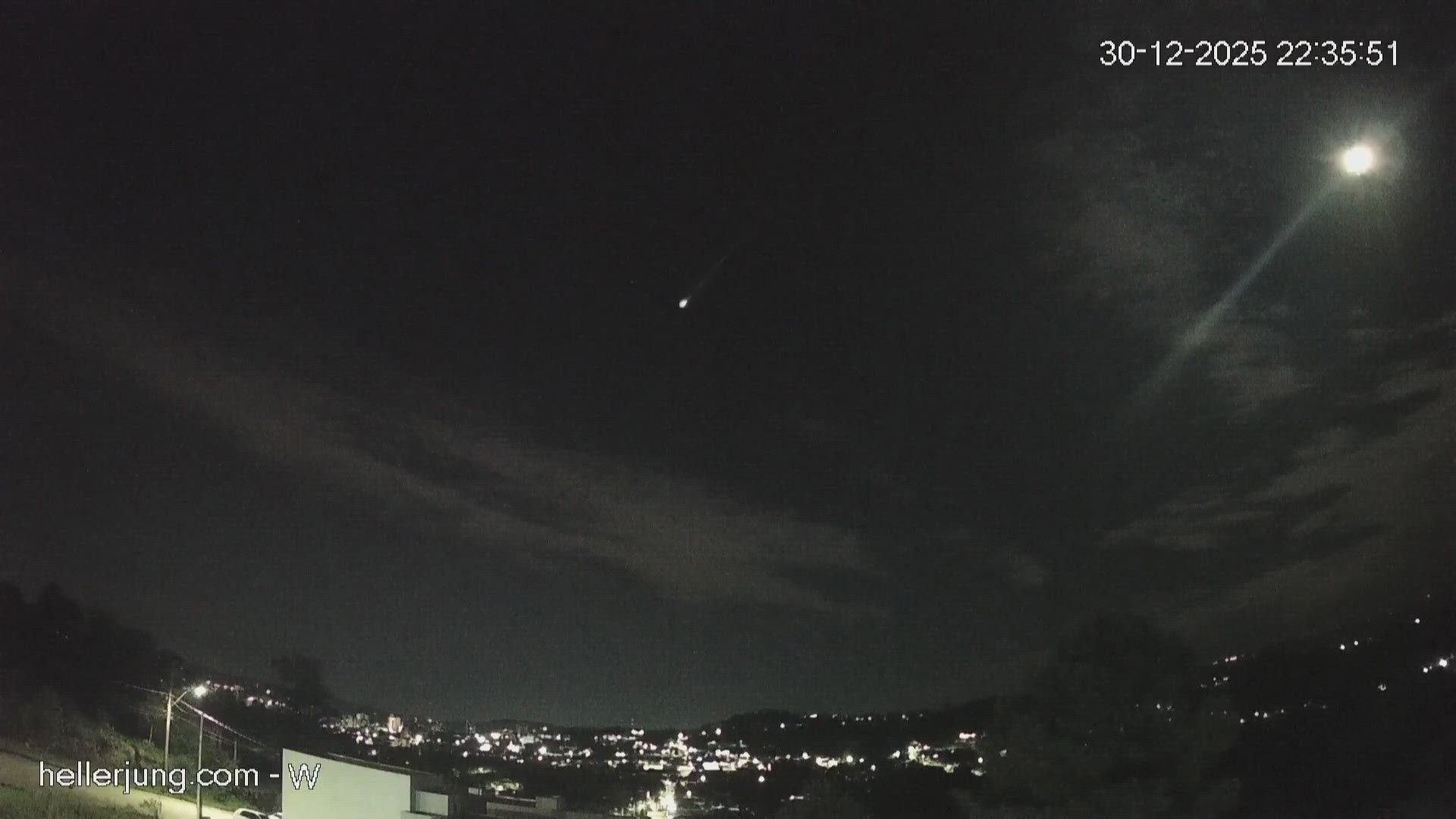 Dazzling meteorite lights up sky over Brazil