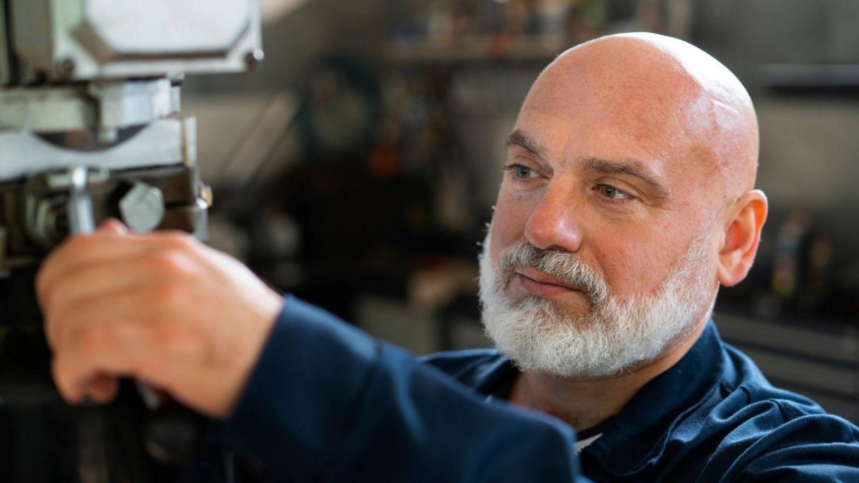 David (75), fontanero autónomo: “Tengo una pensión de 500 €, si mi ...