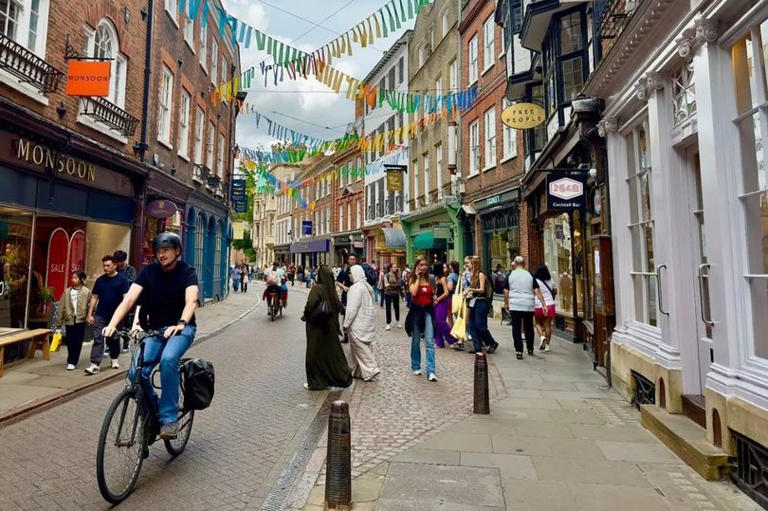 Major UK high street chain shuts 77 stores with full list announced