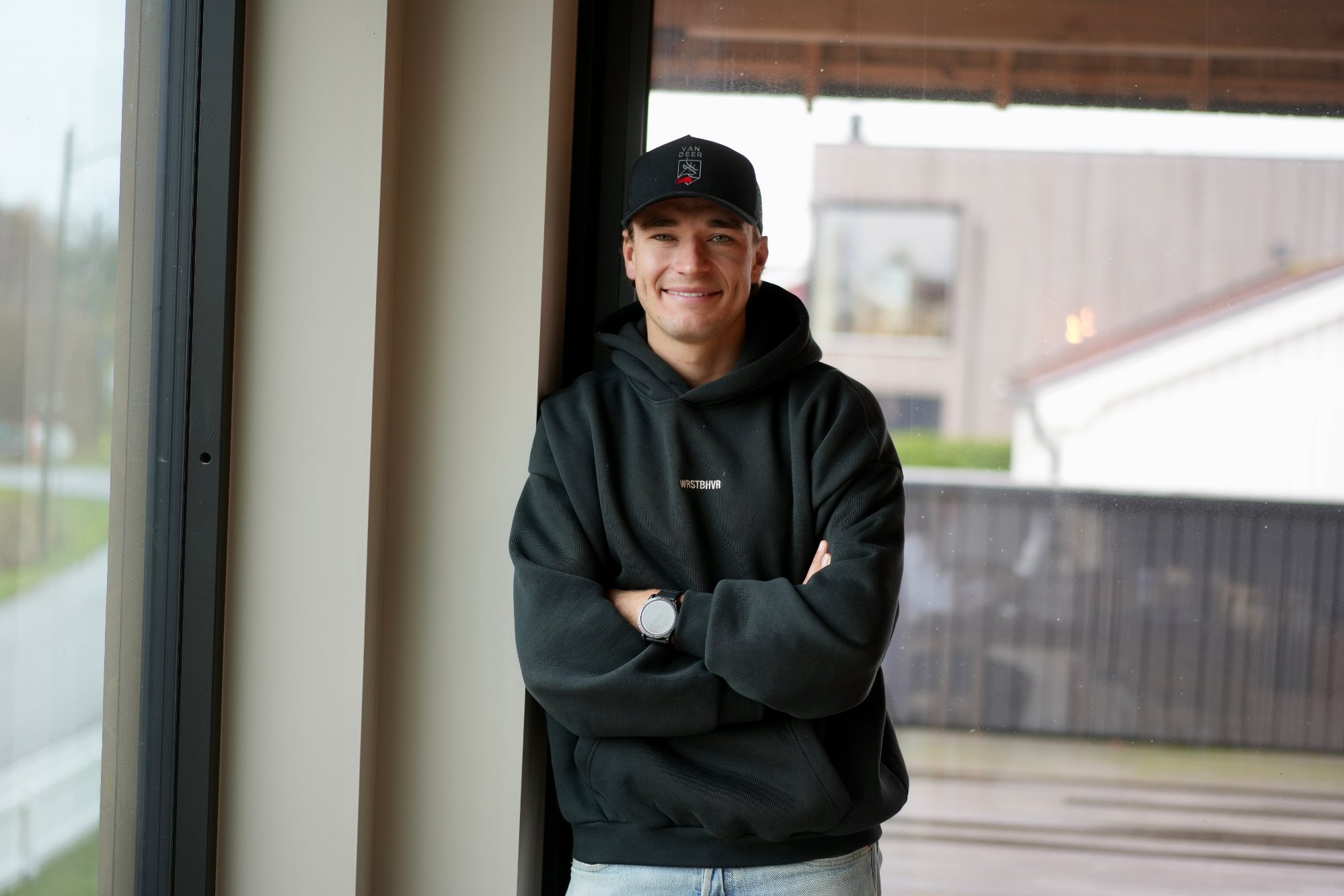 Iver Anton (26) sluttet i jobben – fant en helt annen karrierevei