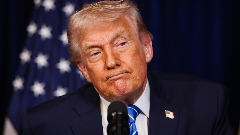 Donald Trump's suspicious hand bruising spreads & raises even more ...