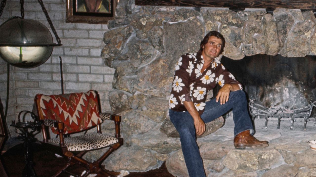 Long before it was a trend, James Brolin’s ’70s living room was already ...