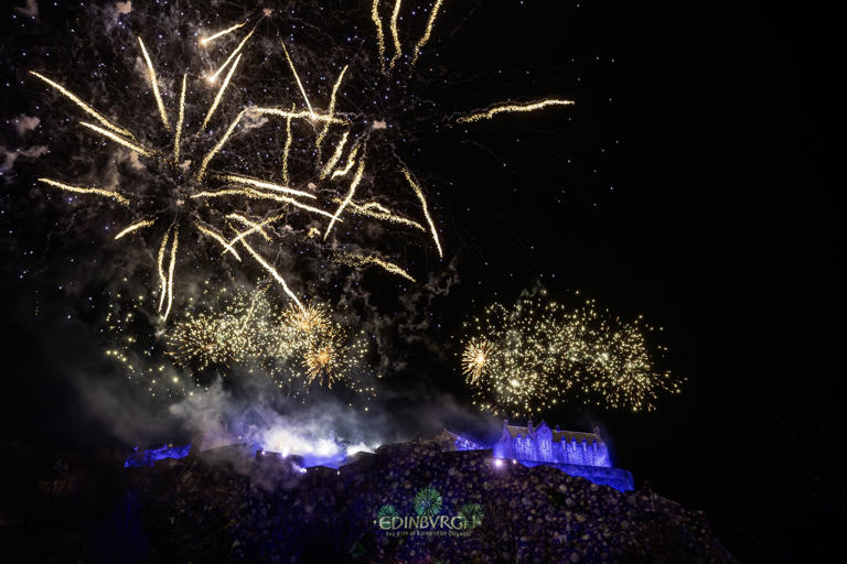 Thousands join Edinburgh's Hogmanay street party to welcome in 2026