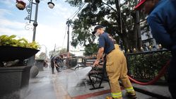 600 petugas DLH Bandung kerja keras, sampah sisa perayaan tahun baru ...