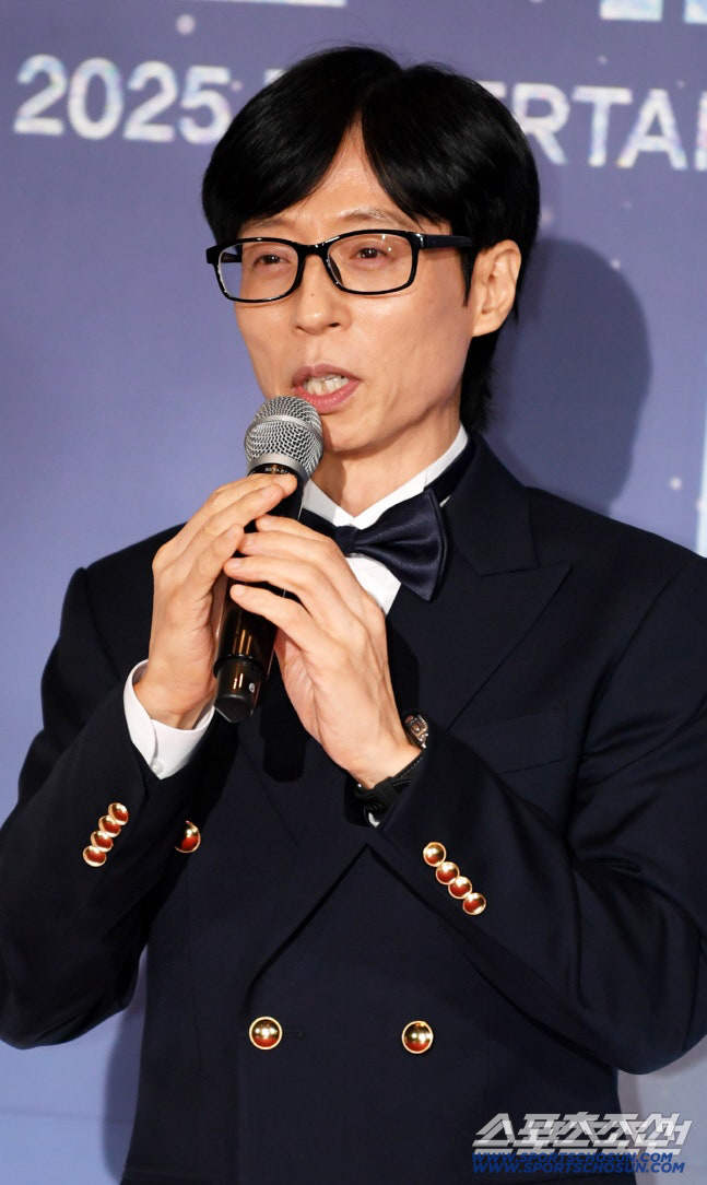 Yoo Jae-suk Torn Above Eyebrows In Emergency Room Due to Face Injury ...