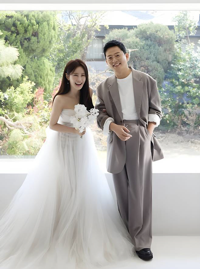 Kim Ji-min and Kim Jun-ho ♥ If the balance is negative, out... I've ...