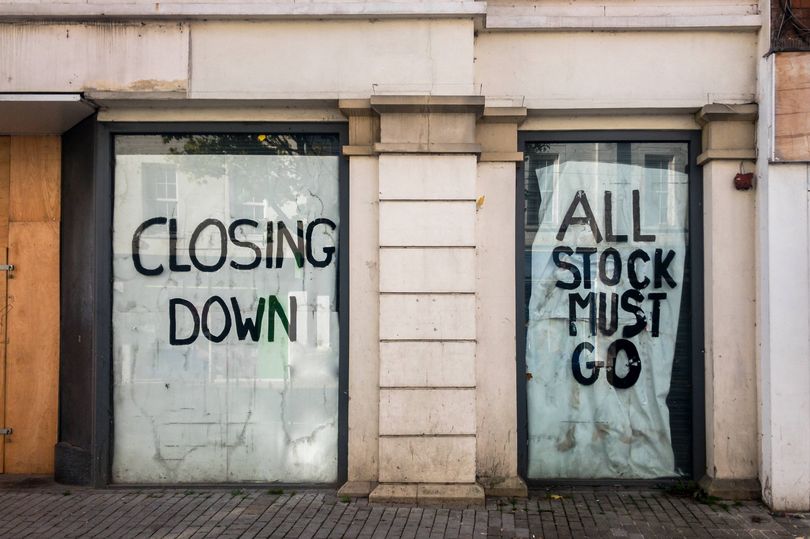 Fashion chain to close 32 stores in January - 15 exact dates now ...