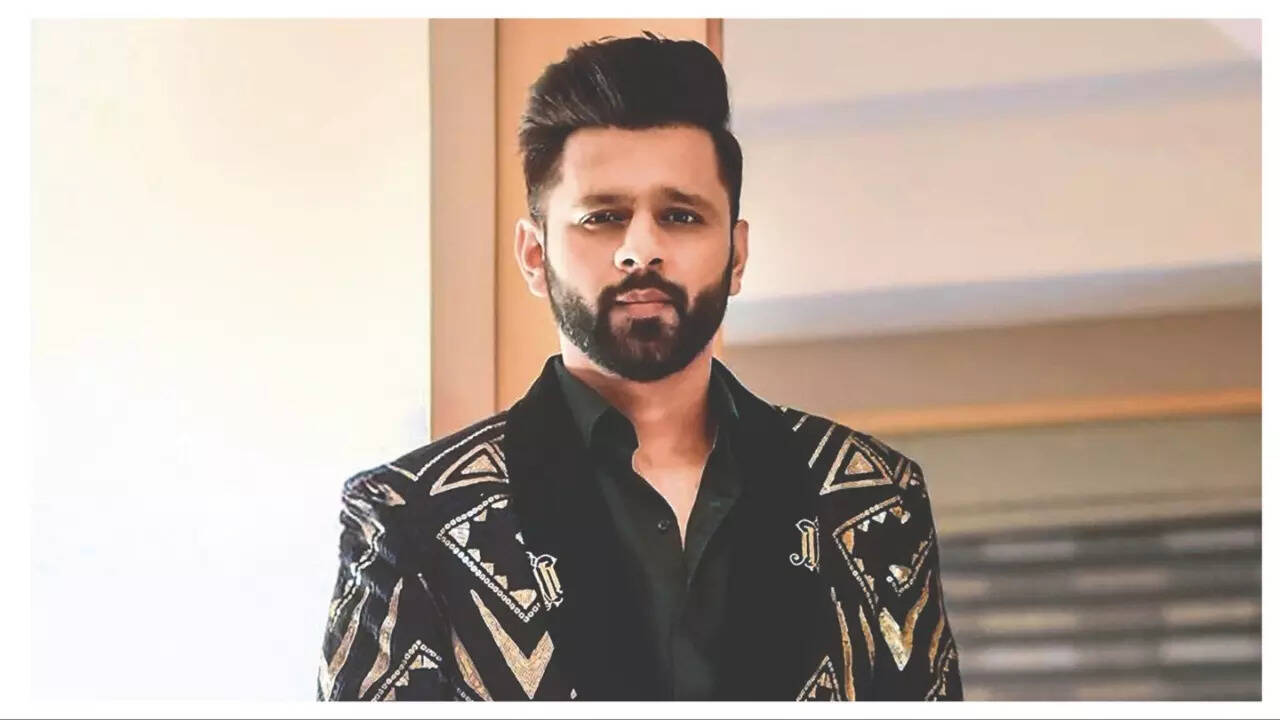 Vision board 2026 celebs manifest health, happiness & personal growth