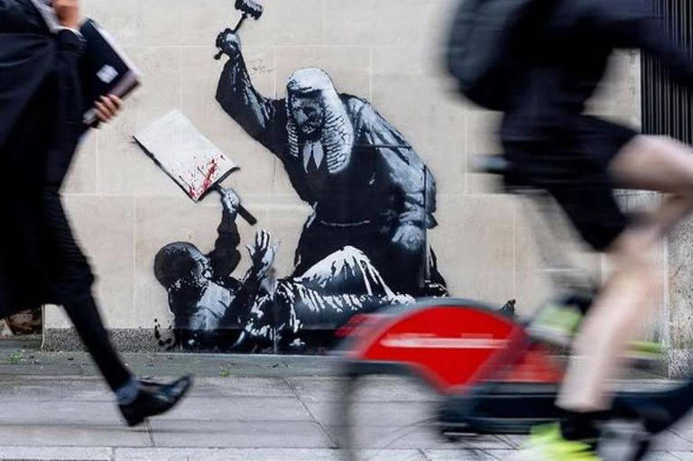 Fake parking attendant who 'swindled' Bristol Zoo visitors for more ...