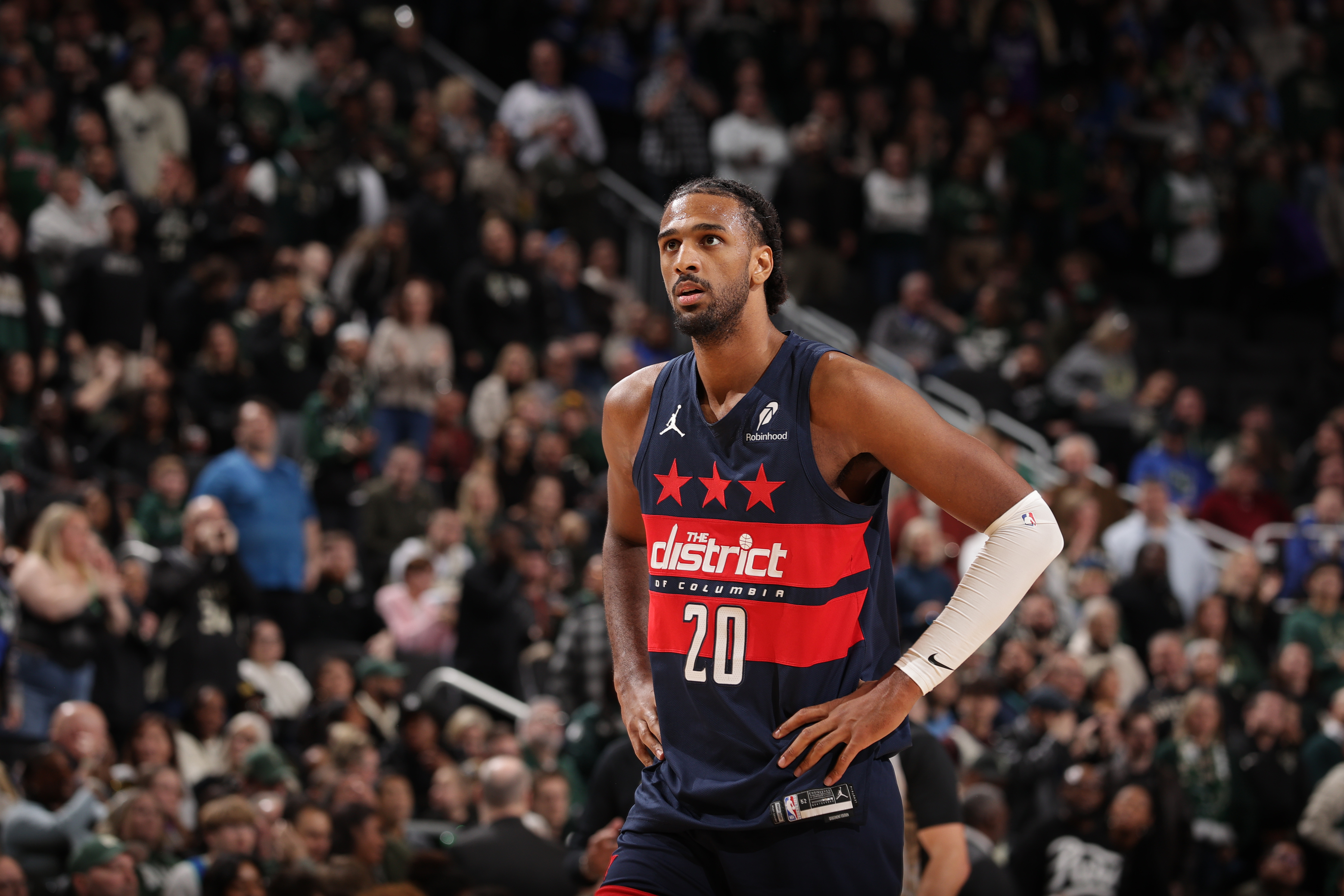 Paint-packing defense flusters Bucks in narrow Wizards road win