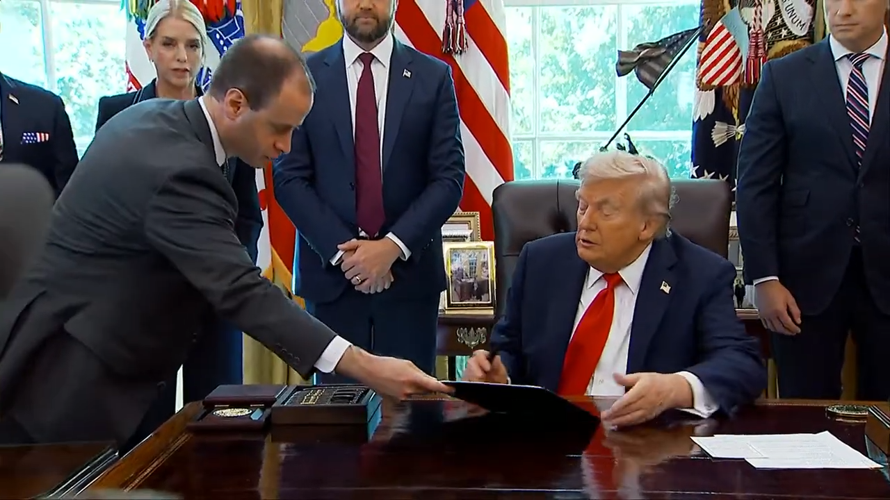 'Exactly what is this?': Trump reveals he's not in the driver's seat ...