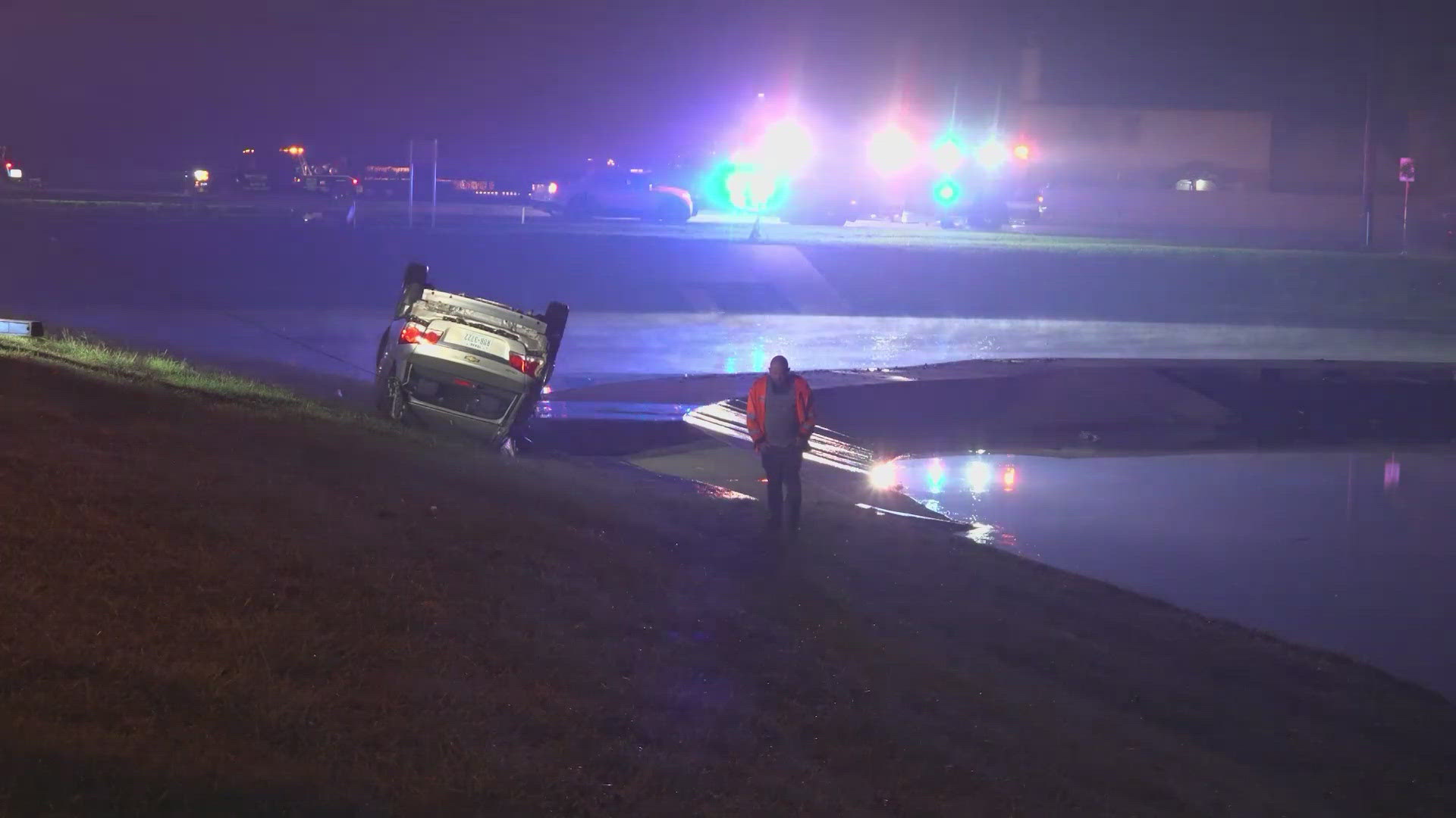 Woman rescued after crashing car into pond in northeast Harris County