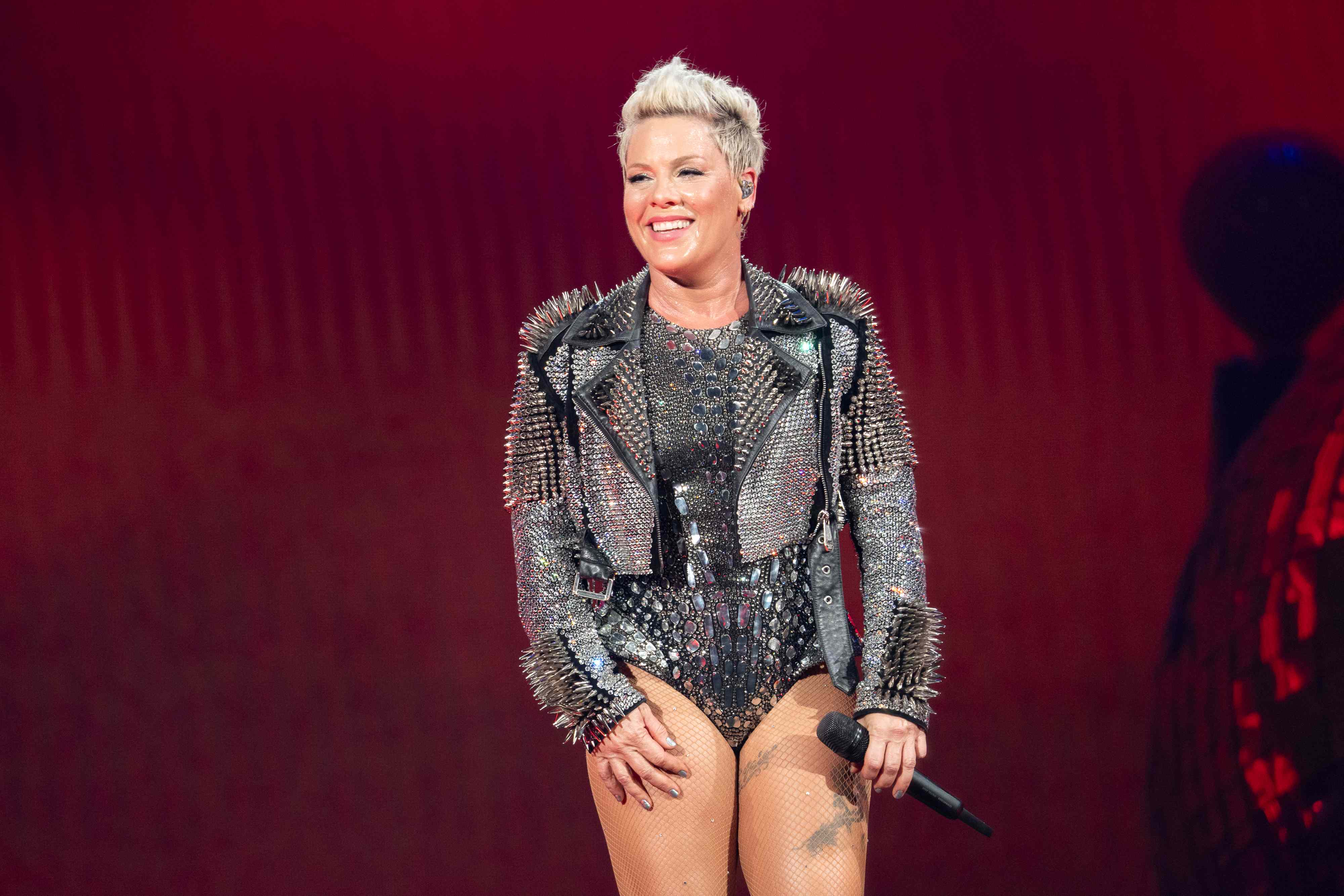 Pink spends New Year’s Eve in the hospital, sharing she’s so happy to say goodbye to 2025