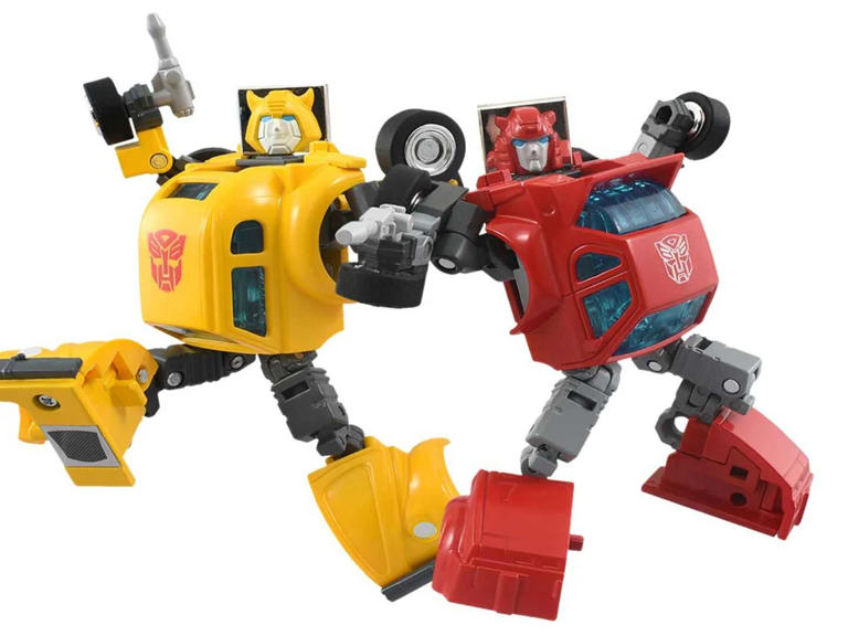 Transformers updates G1 Bumblebee & Cliffjumper with new spring 2026 ...