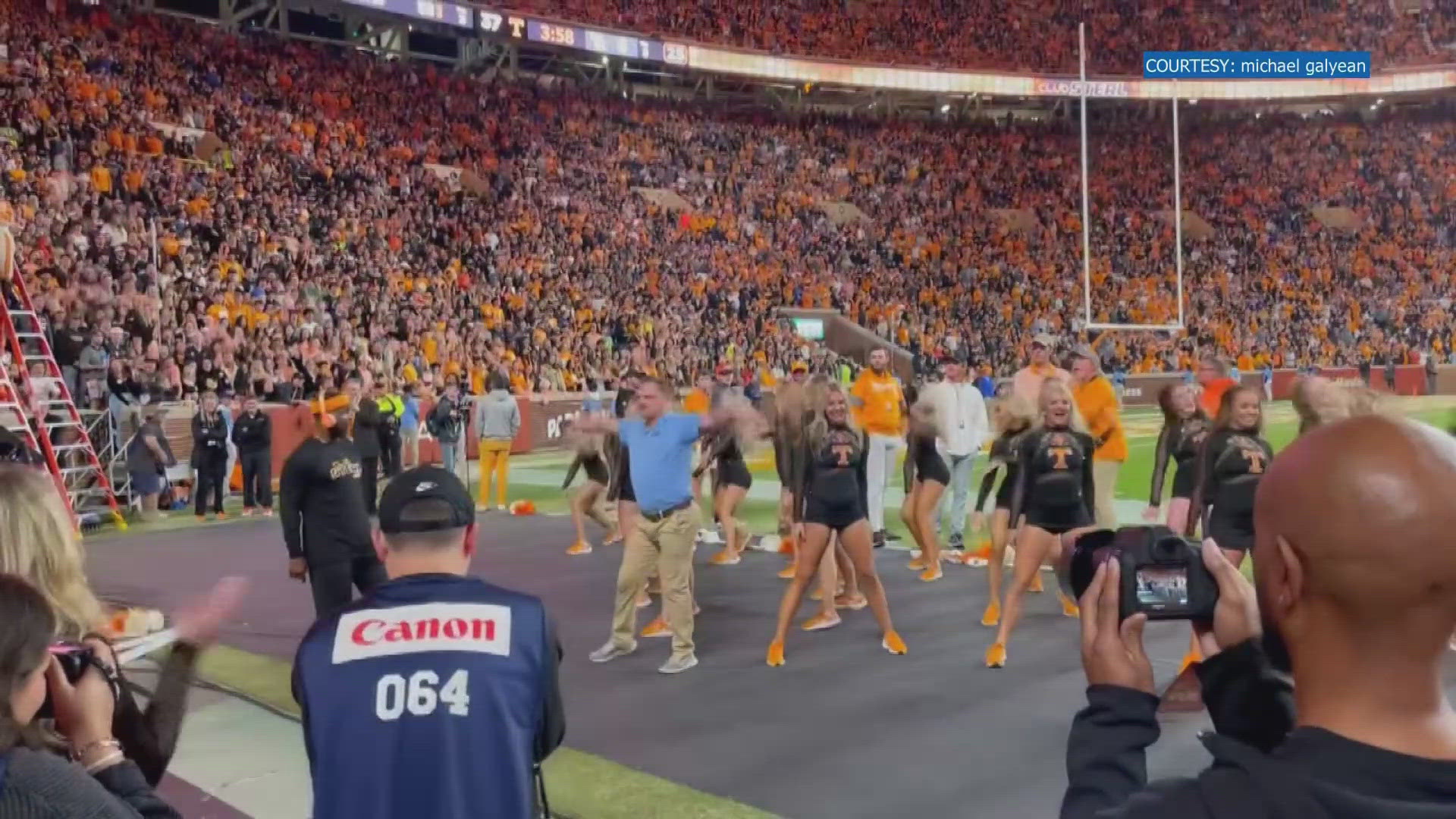 Michael Galyean, 'Dancing Blue Shirt Guy', to compete on cooking show