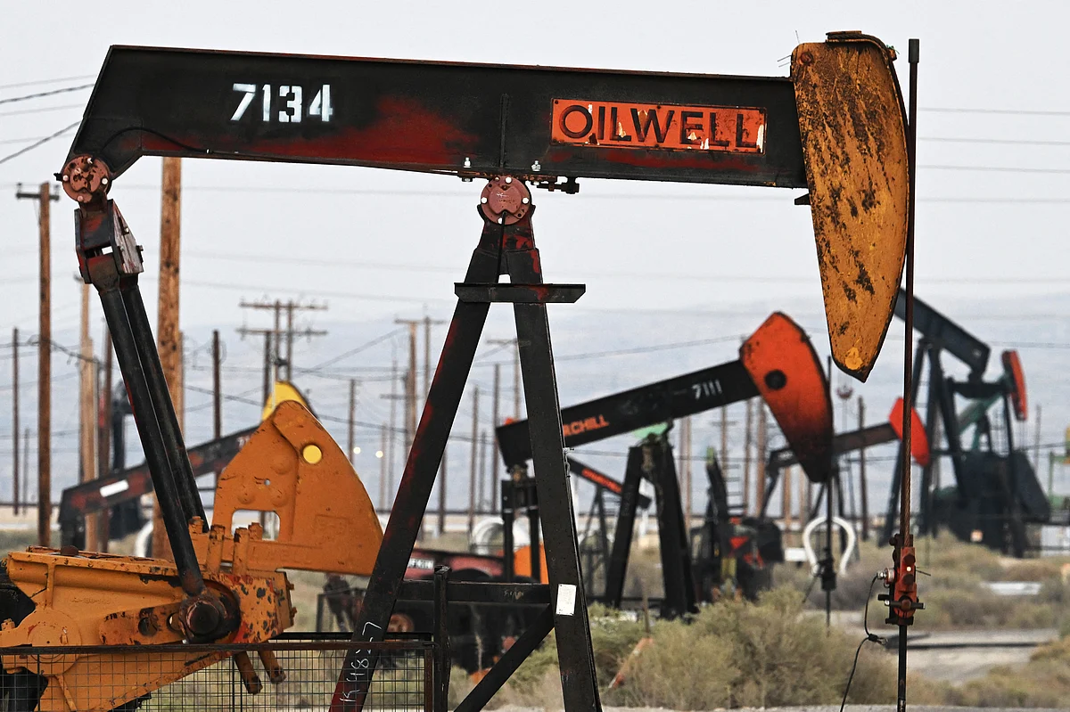 Gold to $4,900, oil to $50s: Goldman’s big 2026 trade call