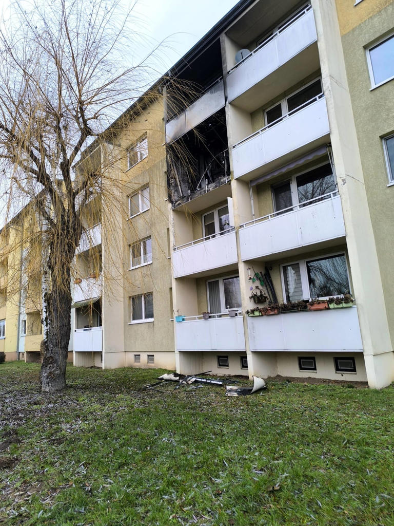 „Ich sah die Flammen am Fenster“: Familie mit Tochter (7) verliert ...