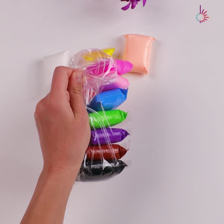 Decorating a pen with soft clay magic 🎨🖊️