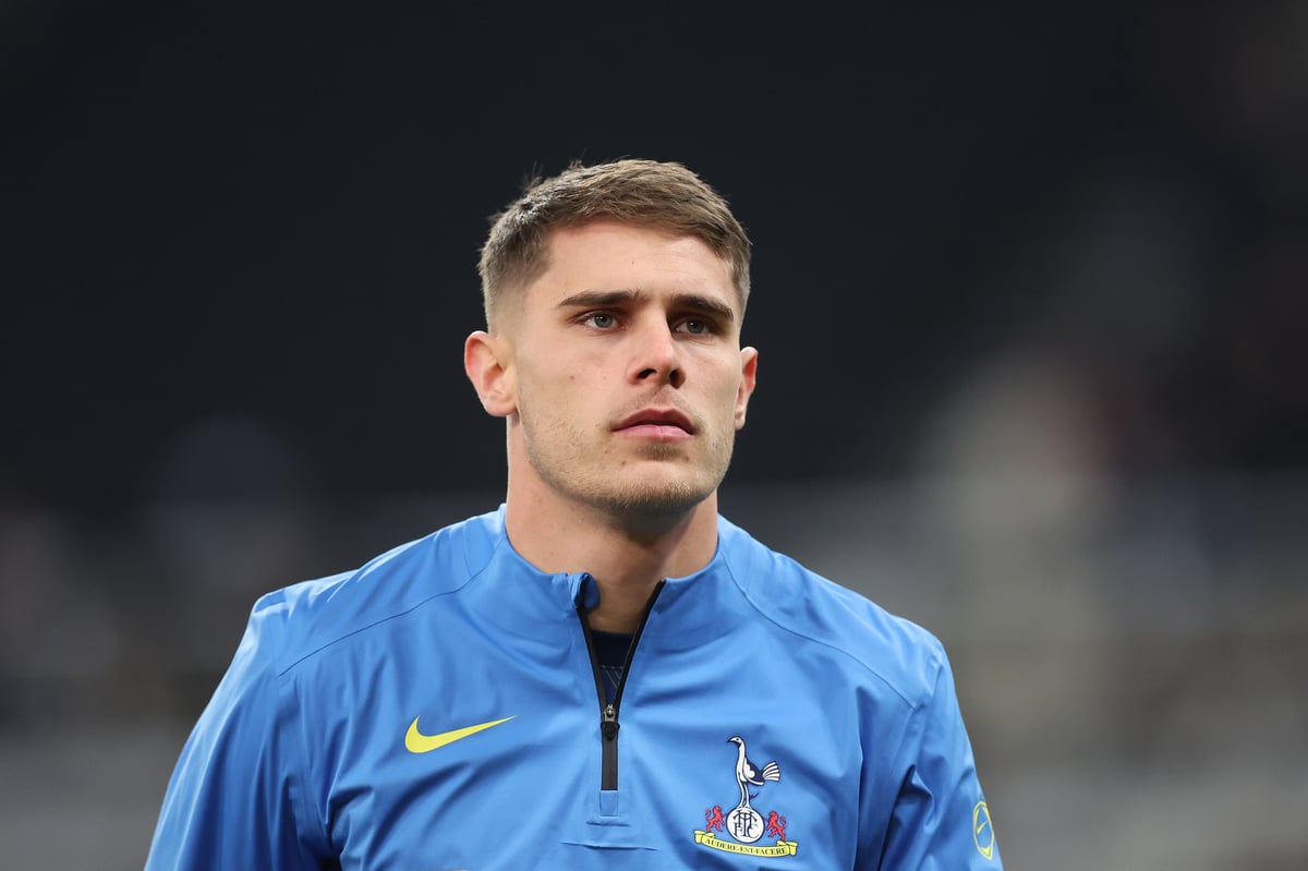 Frank provides Van de Ven transfer update amid Liverpool link