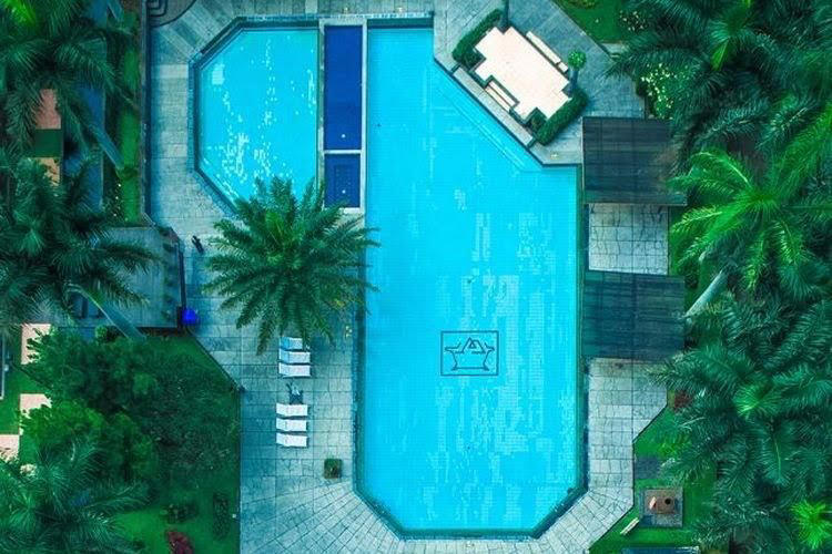 8 hotel dengan kolam air hangat di Lembang, cocok untuk staycation!