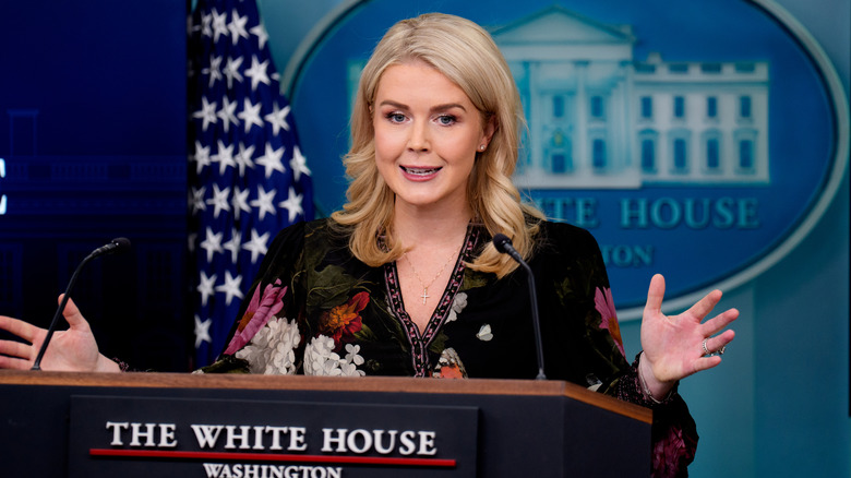 Donald Trump's suspicious hand bruising spreads & raises even more ...