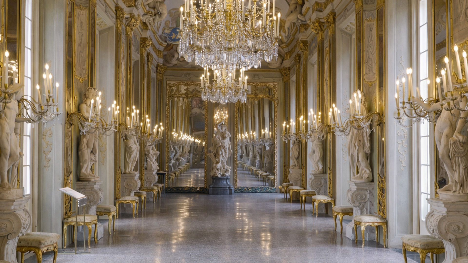 Exploring Palazzo Reale and the best of Genoa