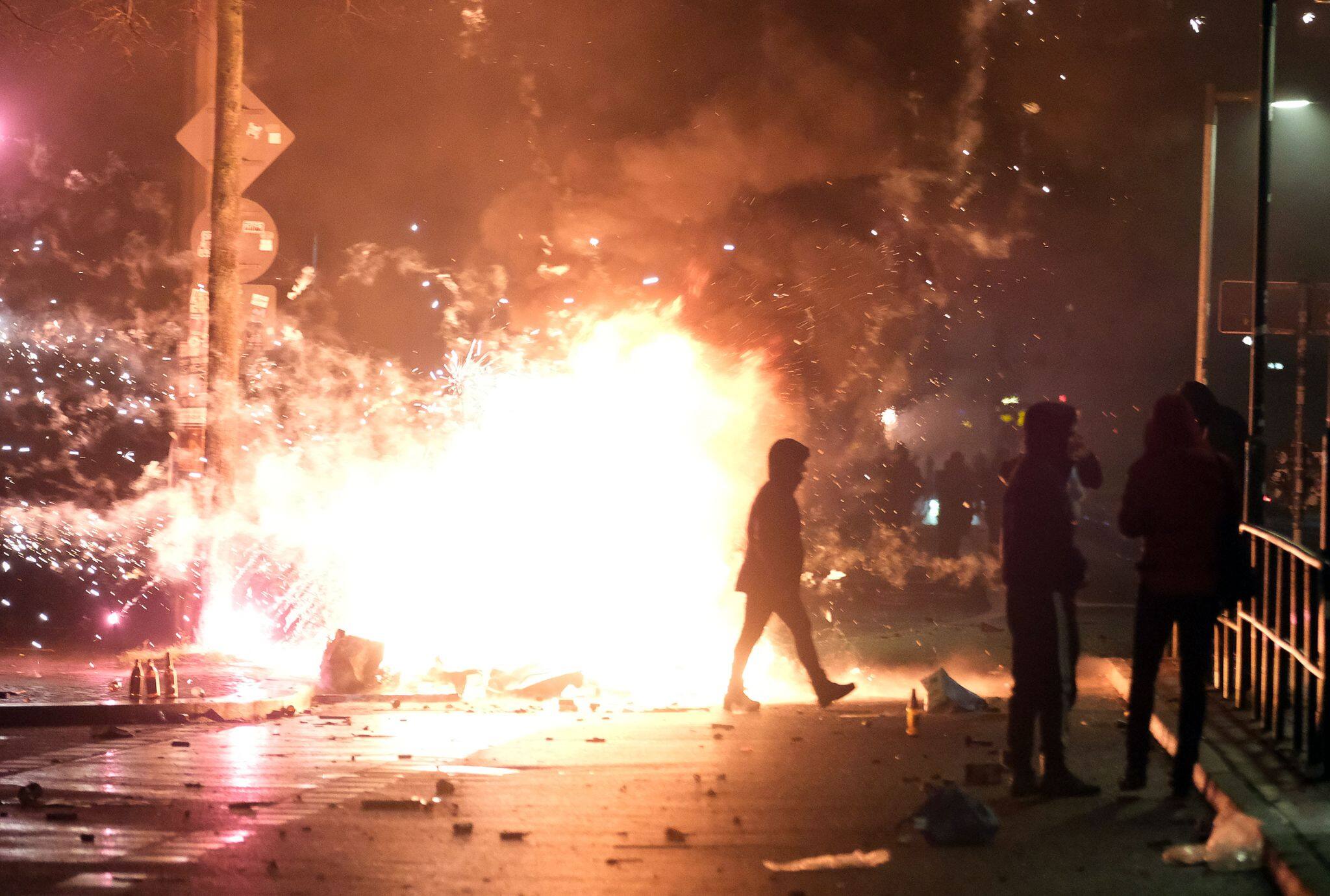 Polizei in Leipzig mit Flaschen und Pyrotechnik beworfen