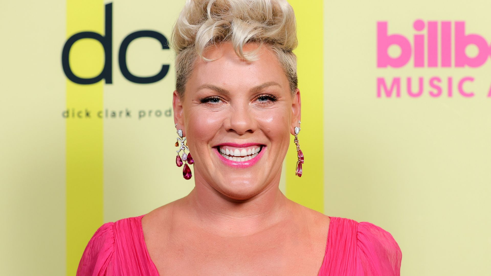 Pink shares health update from hospital after neck surgery: 'I leave ...