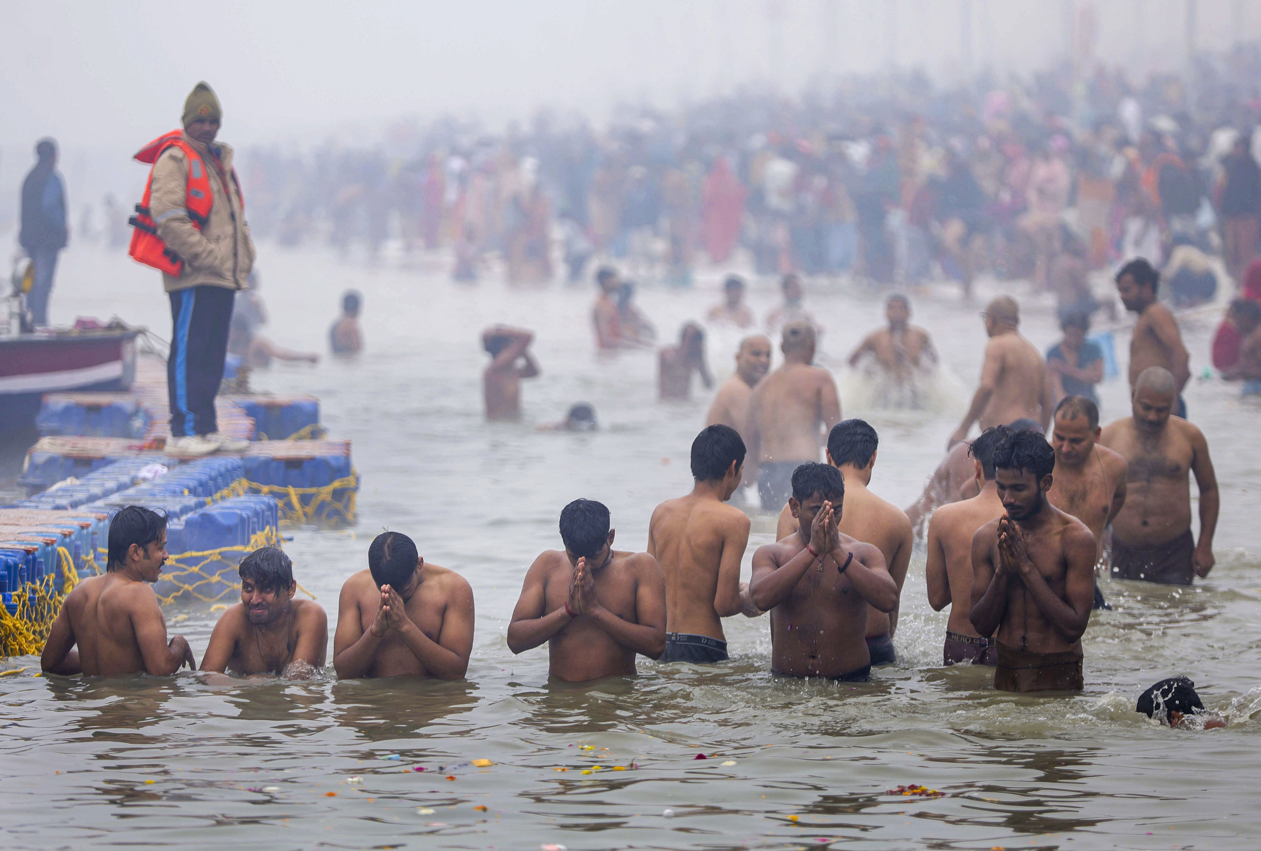 Massive pilgrim surge across UP on New Year