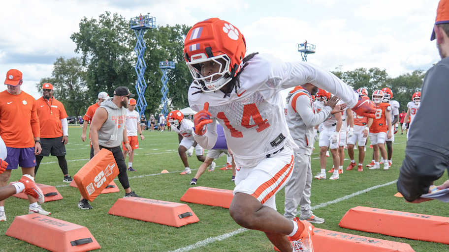 Clemson safety enters transfer portal
