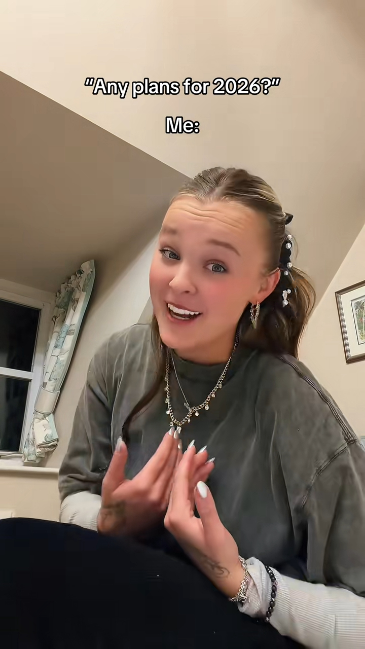 JoJo Siwa makes surprise return to her real name ahead of the new year