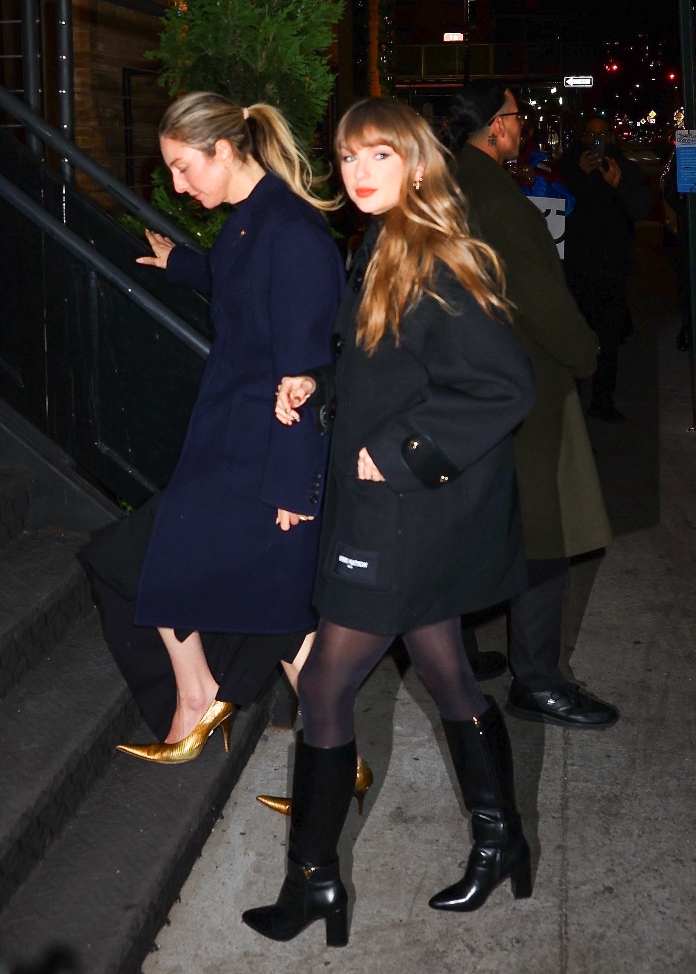 Taylor Swift attends Este Haim’s NYE wedding to Jonathan Levin at ...