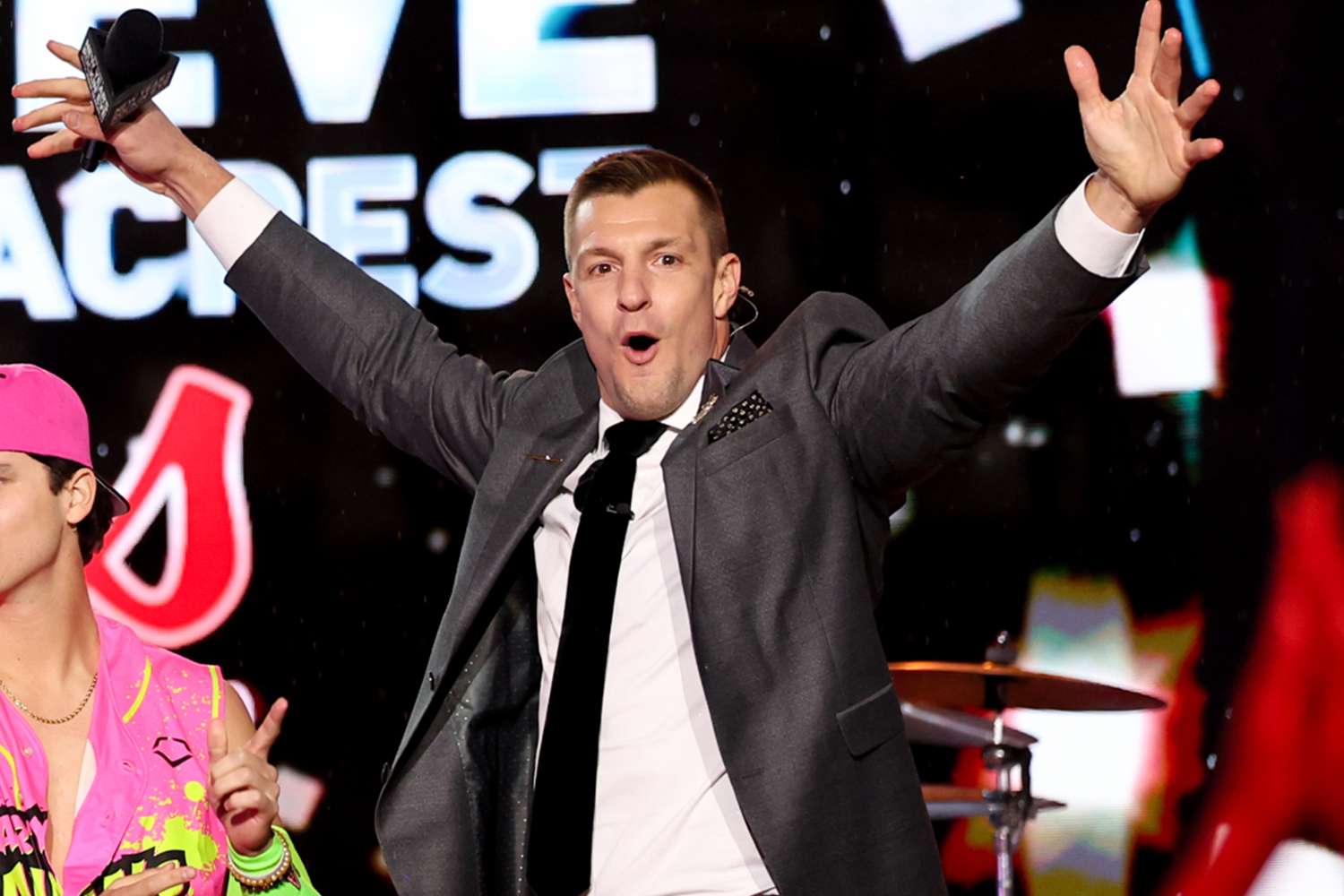 Rob Gronkowski nearly wipes out dancing while co-hosting “New Year’s ...