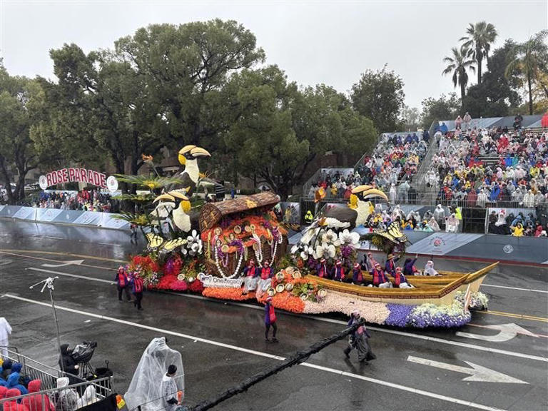 Cal Poly float, mini horses and George Takei. Our favorite Rose Parade ...