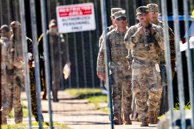 Donald Trump says he's withdrawing National Guard from LA., Chicago ...