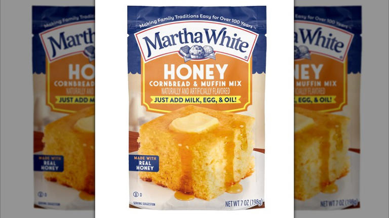 The classic, hard-to-find cornbread mix hiding in Dollar Tree's baking ...
