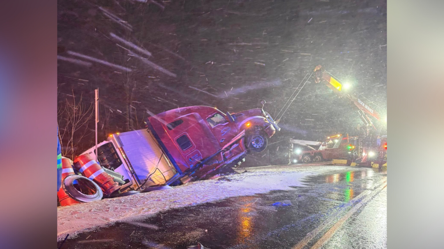 Semi-truck crash in Ohio had crews battling heavy snow while assisting ...