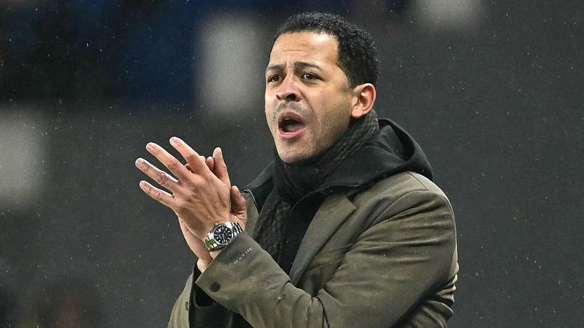 Rosenior leading contender for Chelsea job