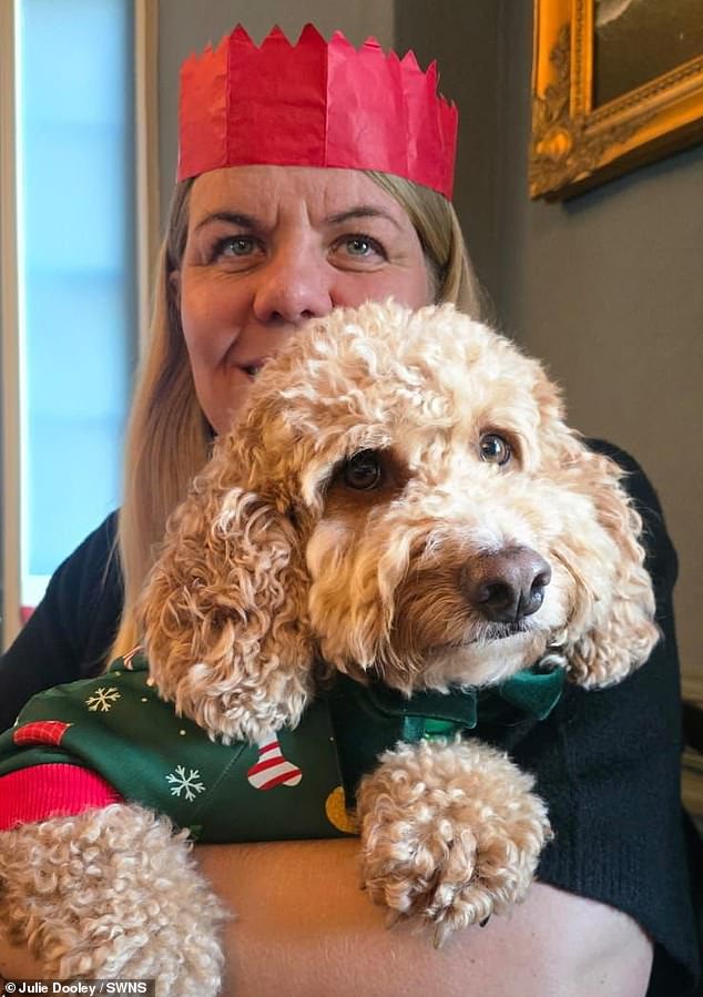 Families' £90 Christmas dinner 'ruined' as staff storm out of 'Fawlty ...