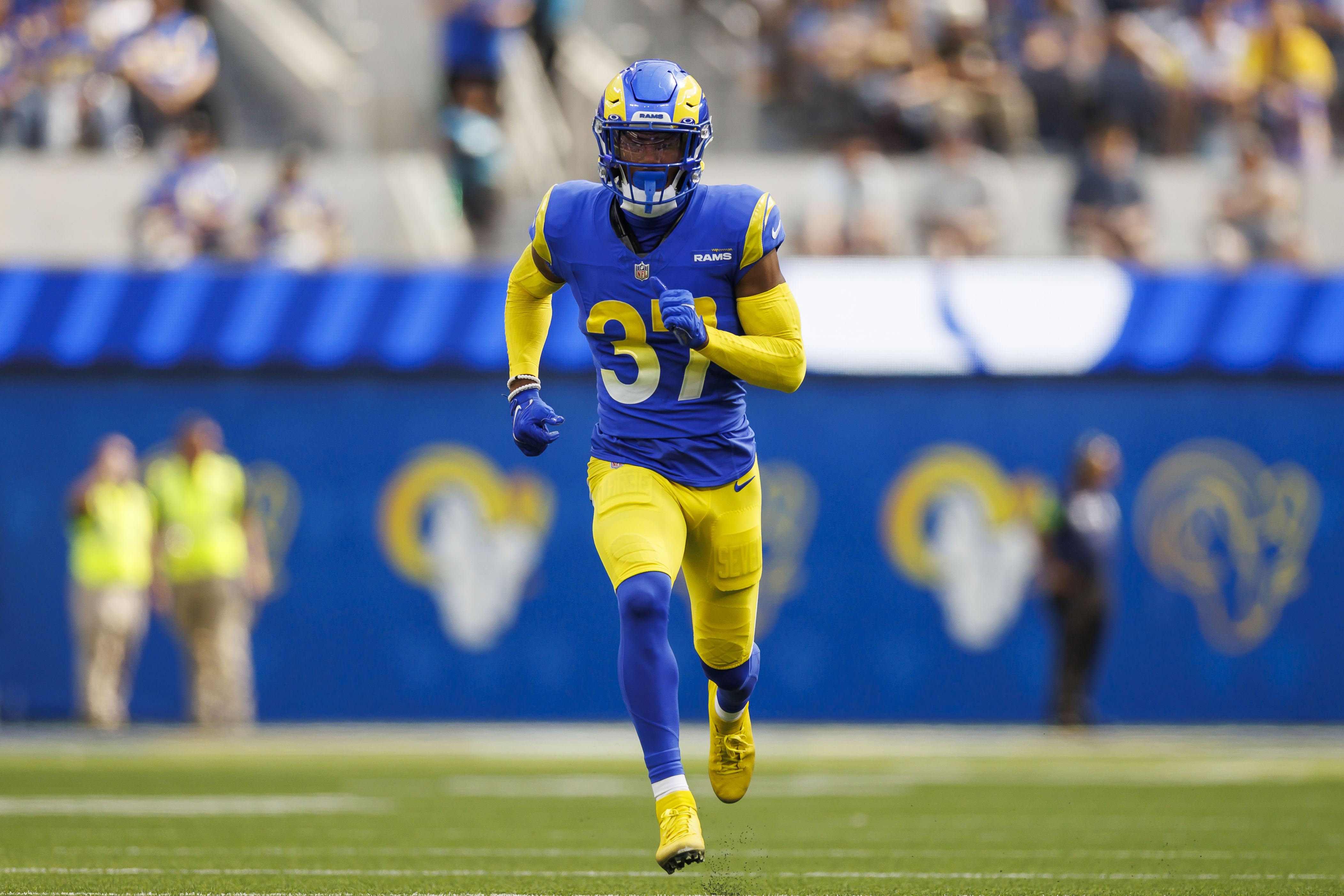 Rams reach extension with Quentin Lake