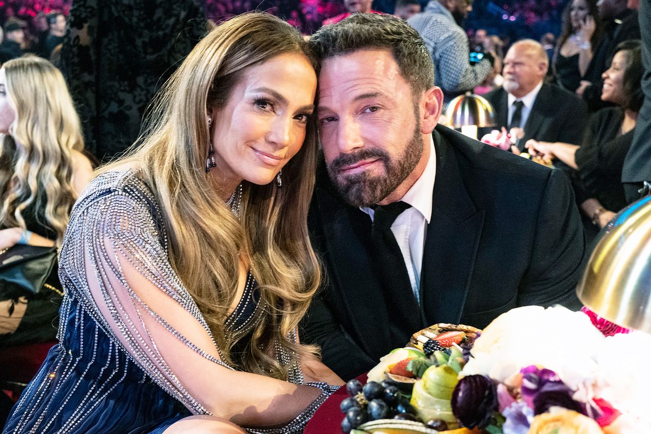 Jennifer Lopez nods to Ben Affleck divorce at opening night of her Las ...