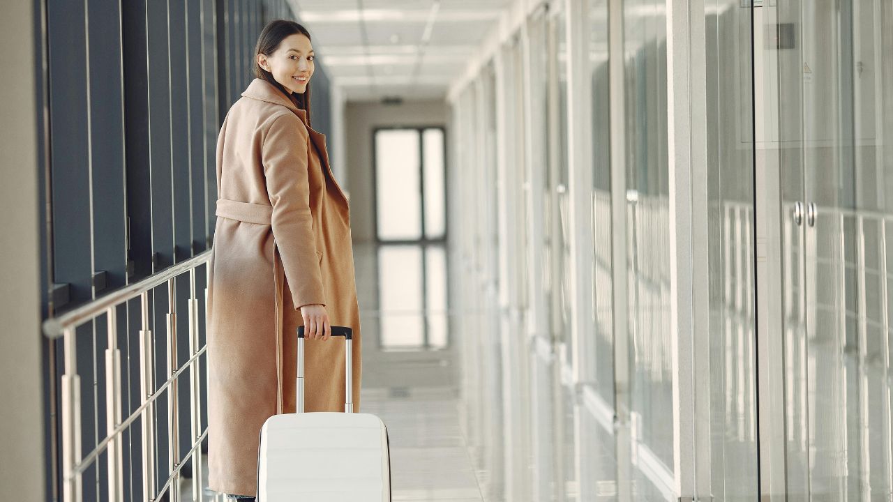 Why frequent flyers avoid wearing certain clothing on planes