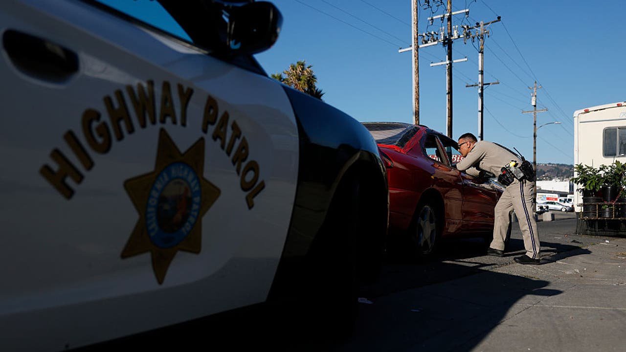 New California traffic laws in 2026: $1,000 fines, new red-light cameras