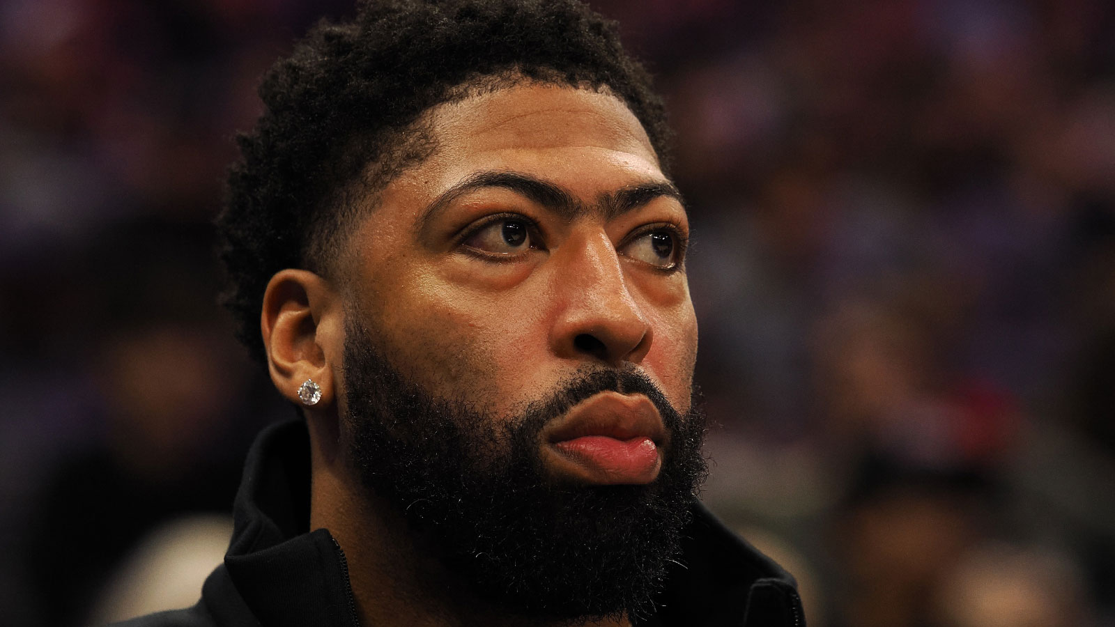 Mavericks’ Anthony Davis dealt brutal hand injury update amid trade rumors