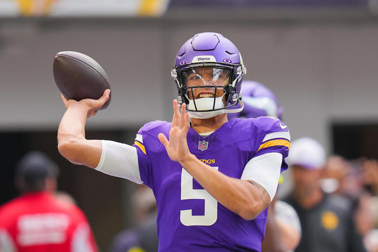 Green Bay Packers sign veteran quarterback amid Jordan Love, Malik ...