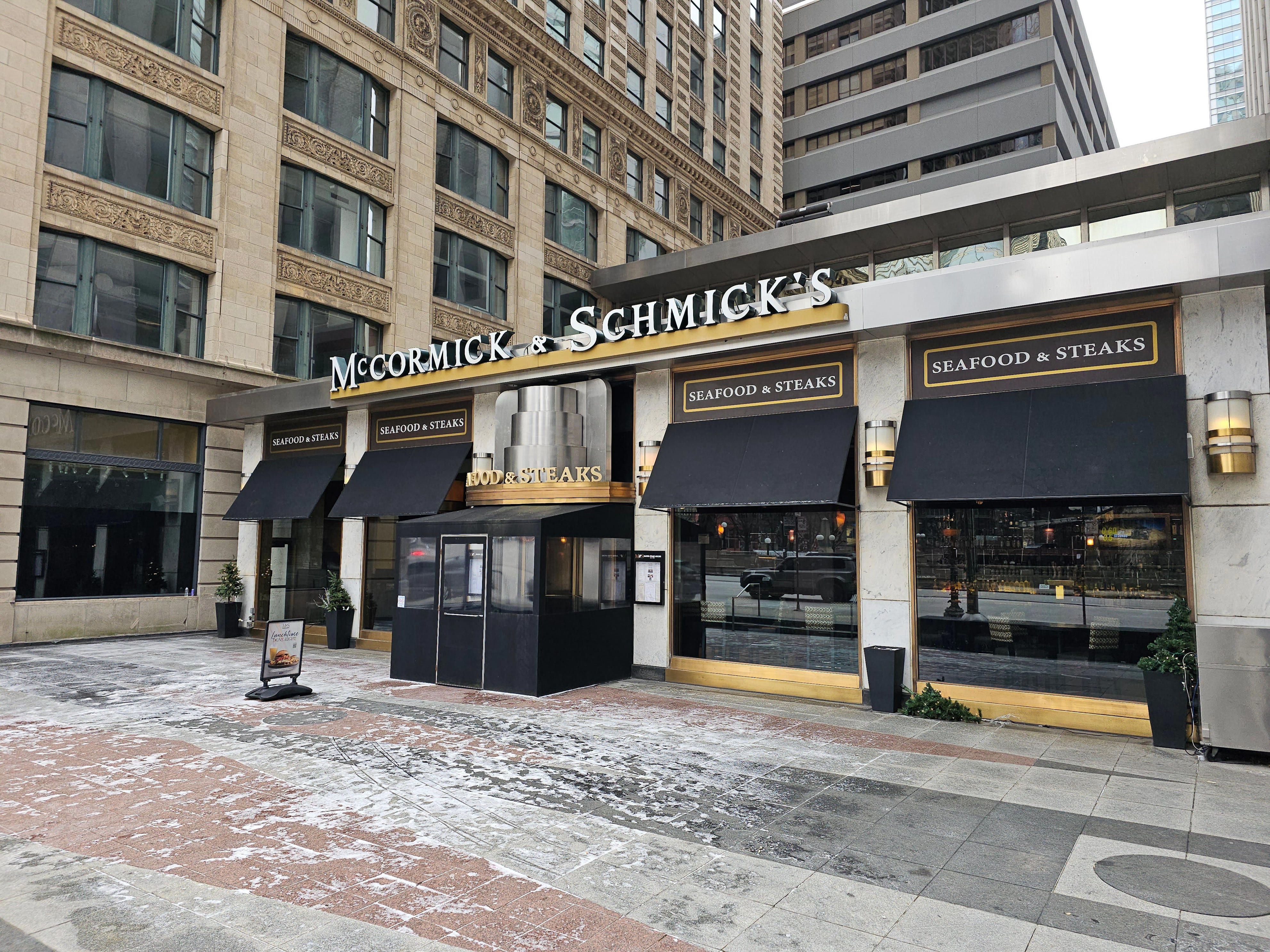 Steakhouse down: McCormick & Schmick’s abruptly exits Chicago's Loop