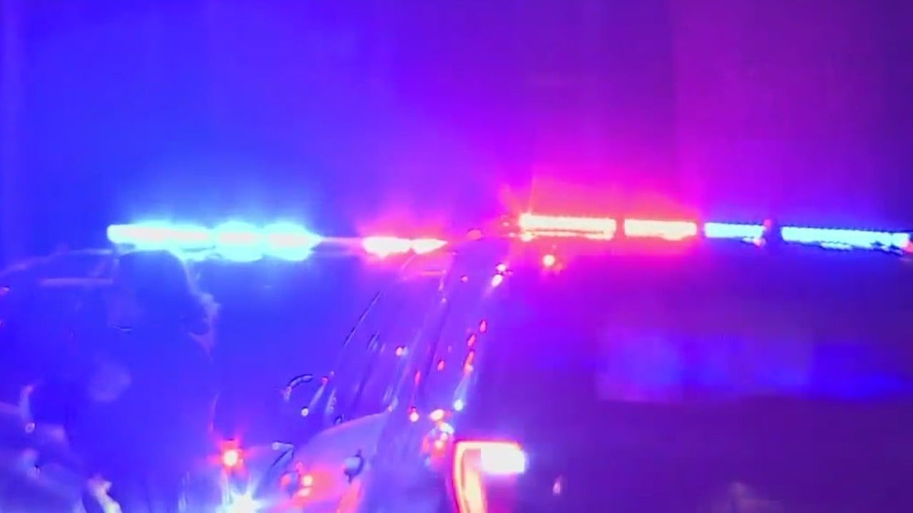 Milwaukee crash; car slams into tree, 3 hurt including 5-year-old